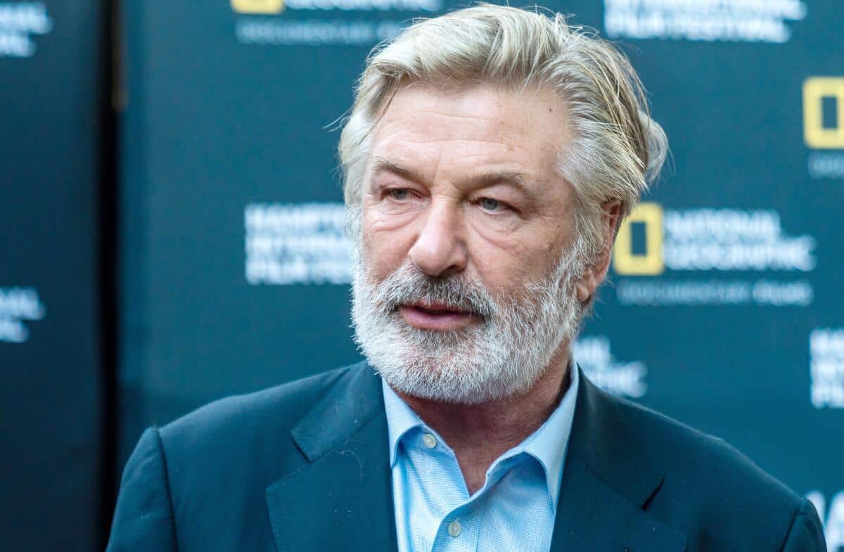 Alec Baldwin harassed by anti-Israel protesters in NYC - TheGossipBlog